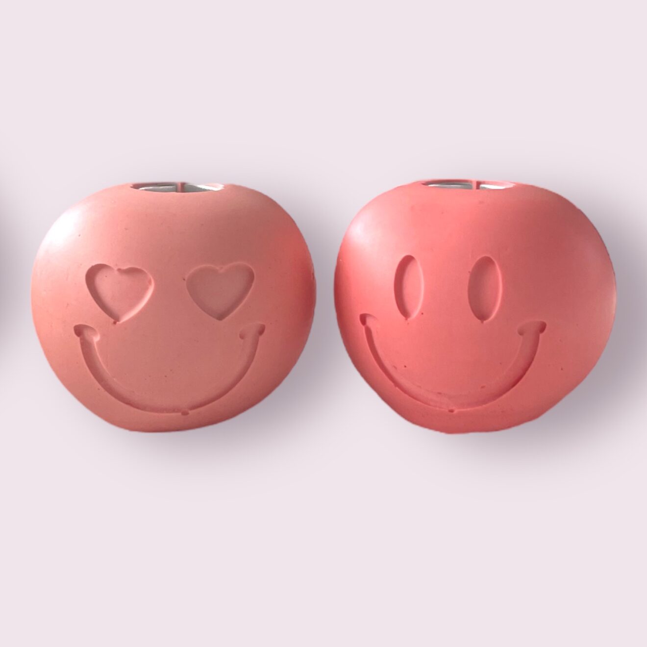 Jesmonite smiley kaarsenstandaard – Verzot op Kaarsen